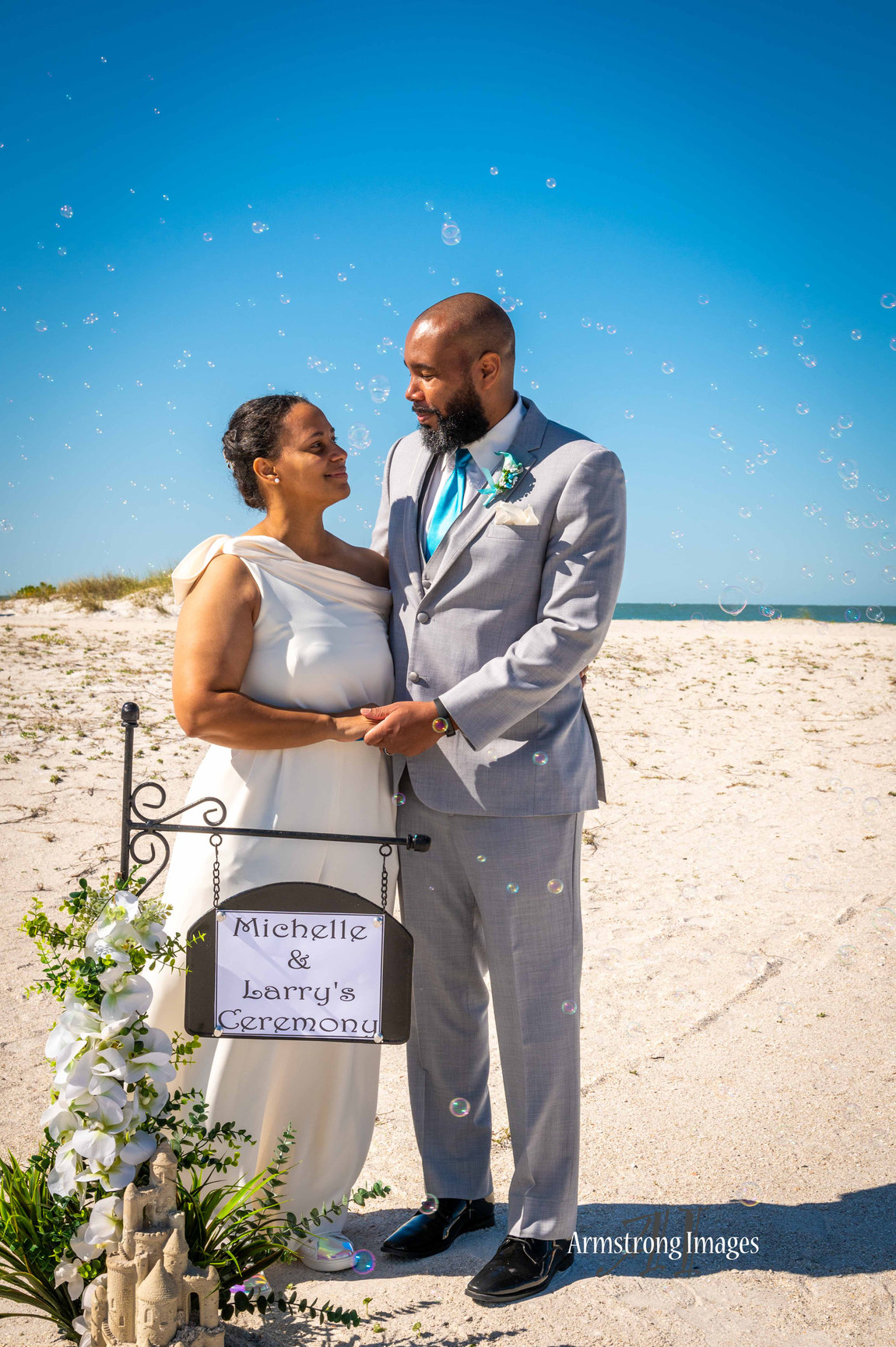 Larry and Michelle with Bubbles - Armstrong Images