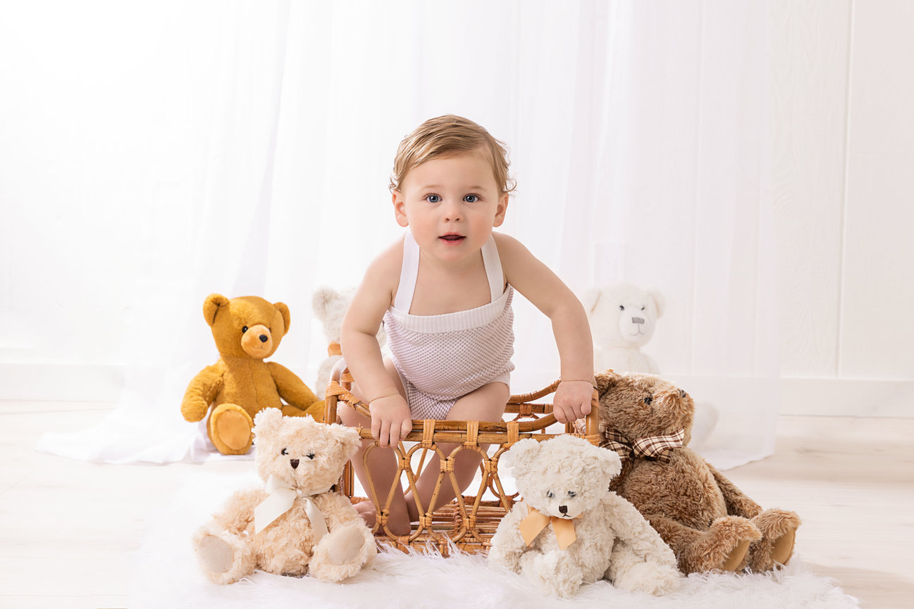 Connecticut Baby Photographer - Luxury Baby Portrait Experience