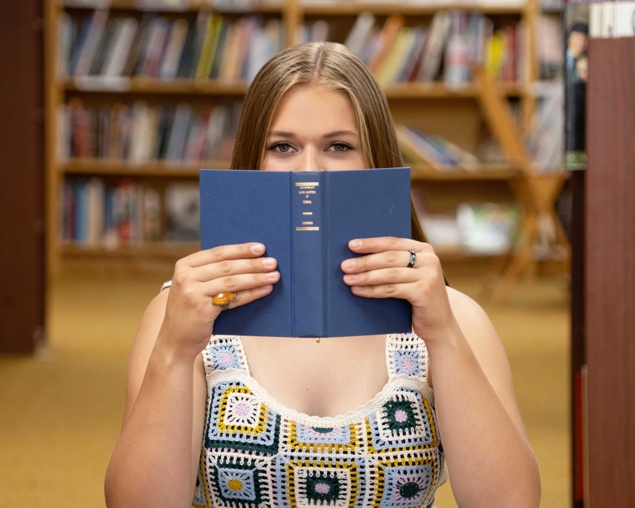 Salem Senior Session: Books, Downtown and Park - Annie Smith Photography