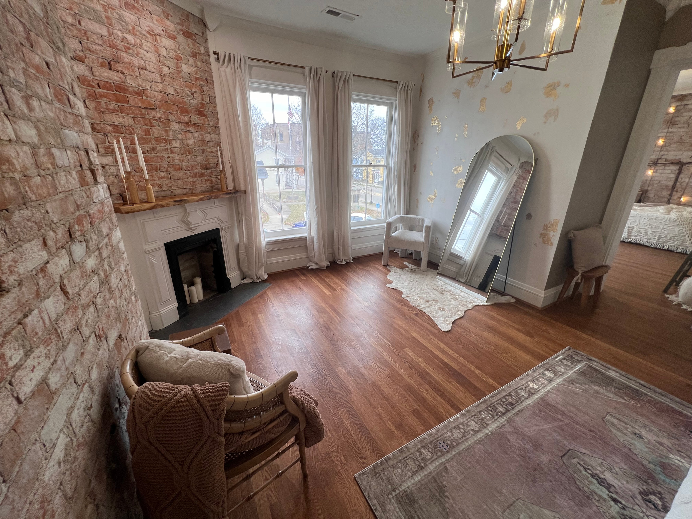 Vail Studio - Second & Main Studios