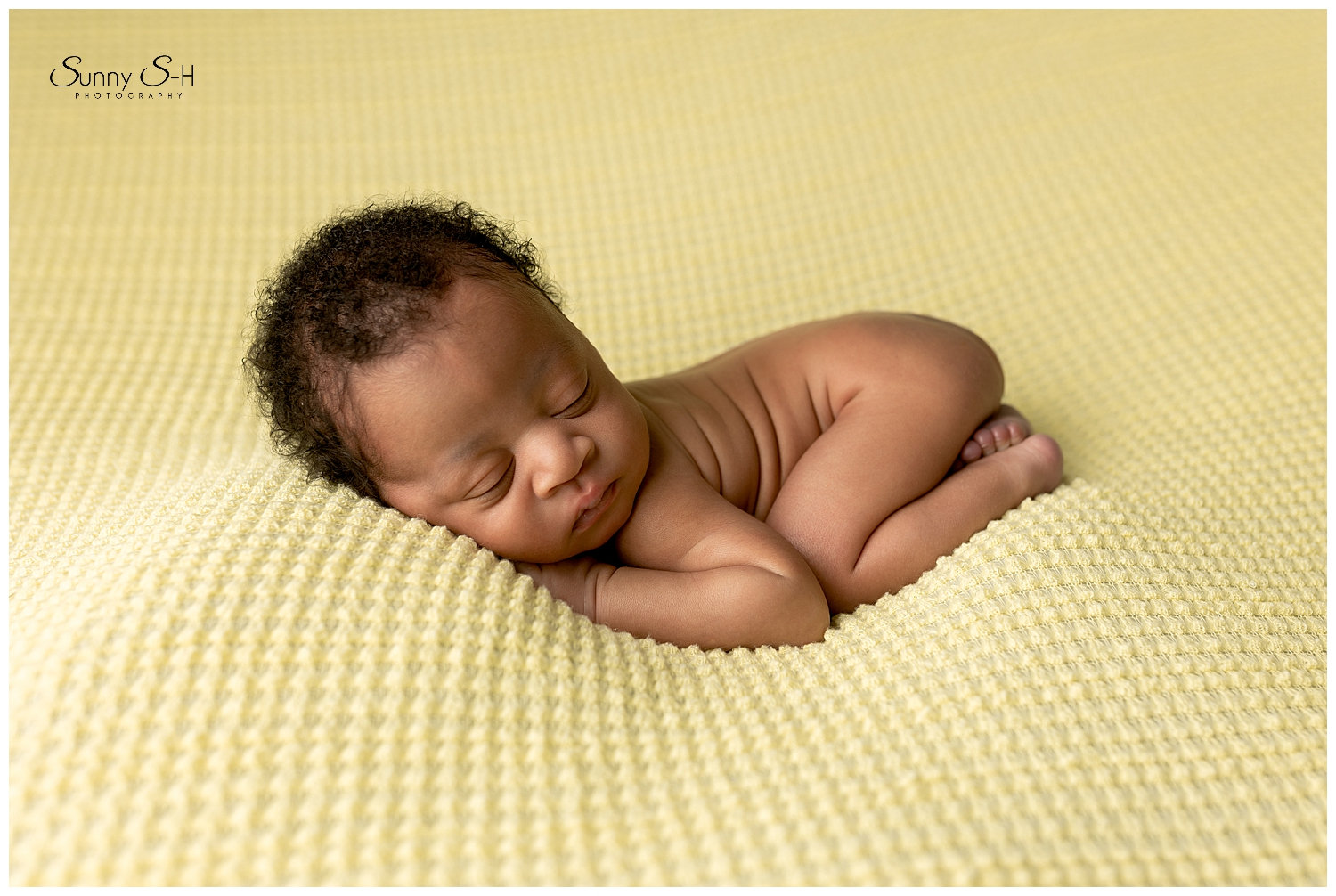 9 day old Rayyan - Winnipeg Newborn Photography - Sunny S-H Photography