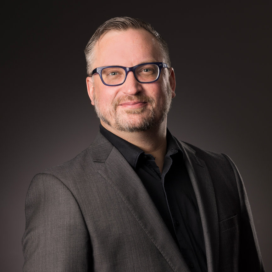 Professional Headshots Made Easy with Our Mobile Studio - fitzphoto, inc.