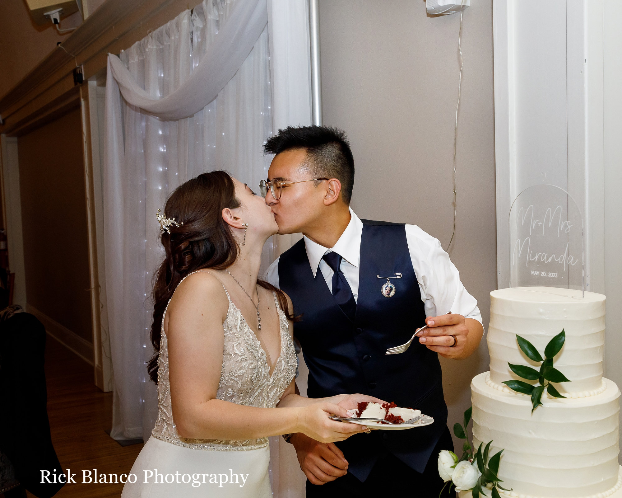 Amanda and Jonathan Spring wedding at SunnyBrook Ballroom ...