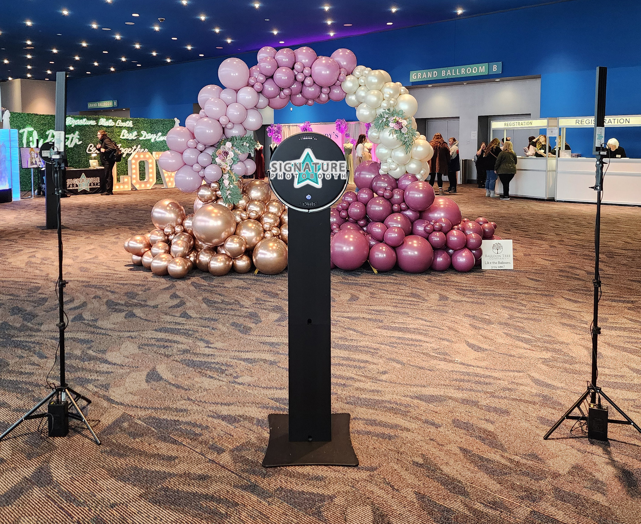 BUDGET BOOTH - Signature Photo Booth Rentals Cincinnati - Dayton ...