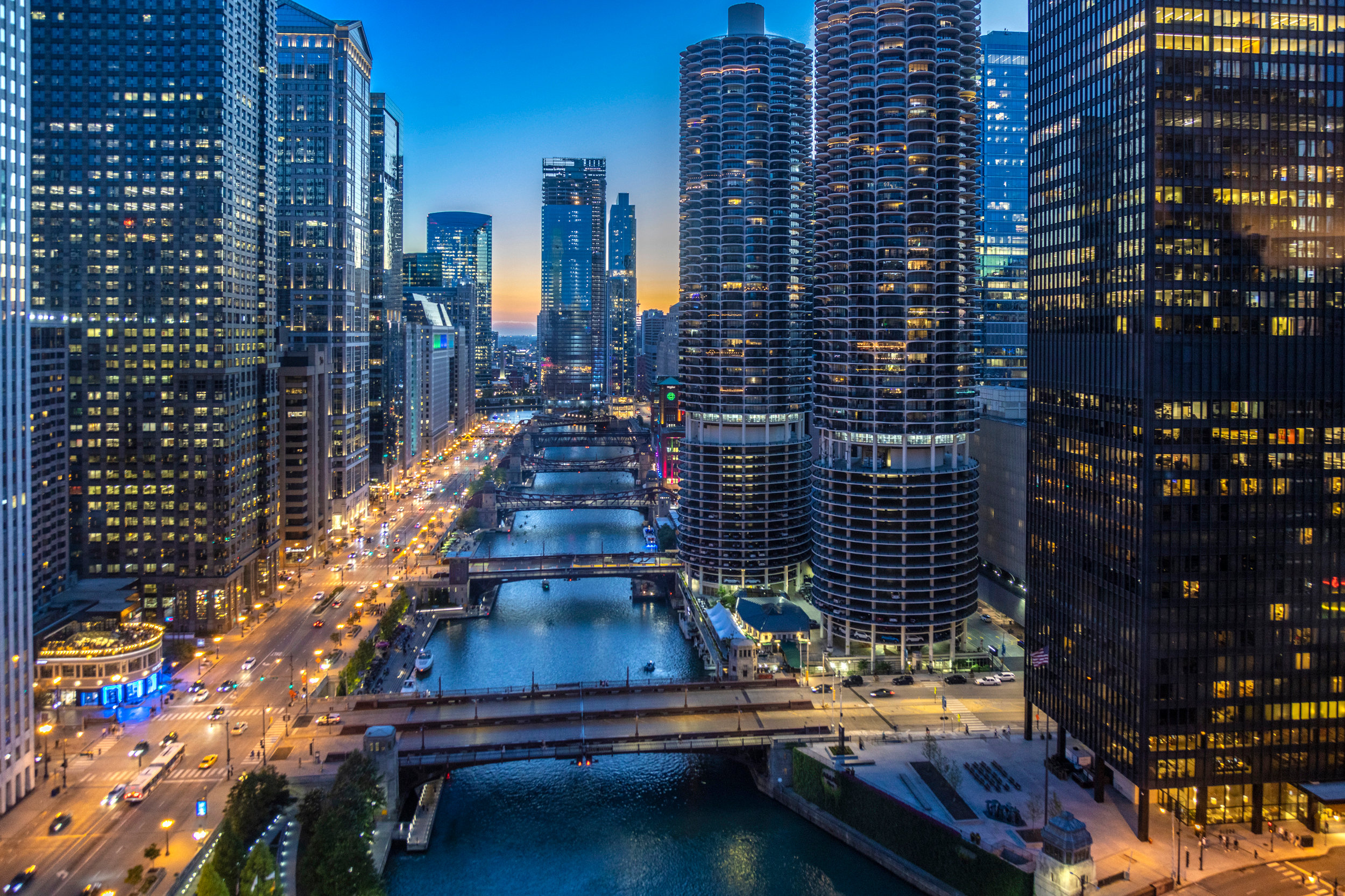 Chicago River at twilight - Jim Zuckerman photography & photo tours