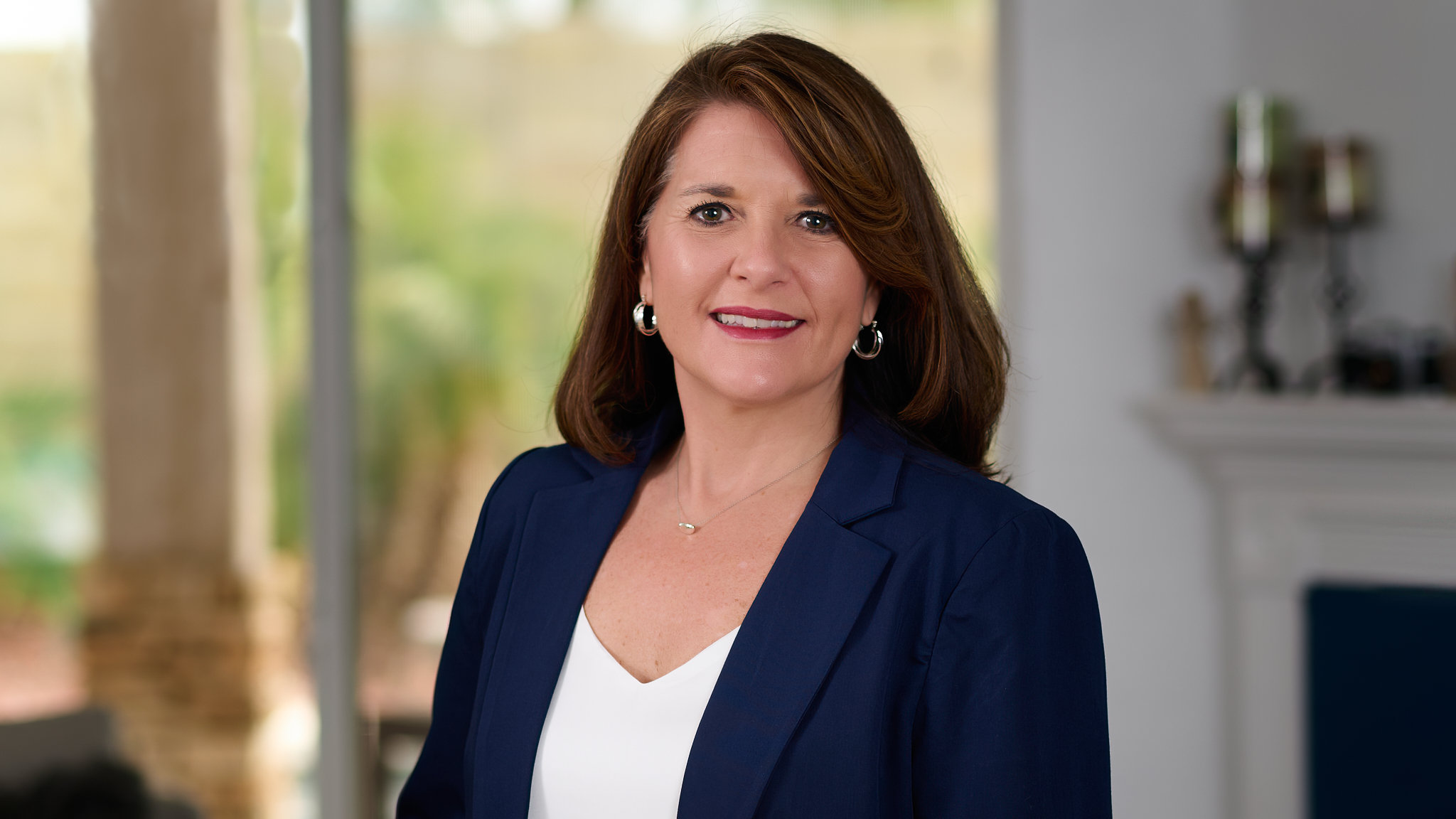 5 Reason to Update Your Professional Headshot - Picture Lady ...