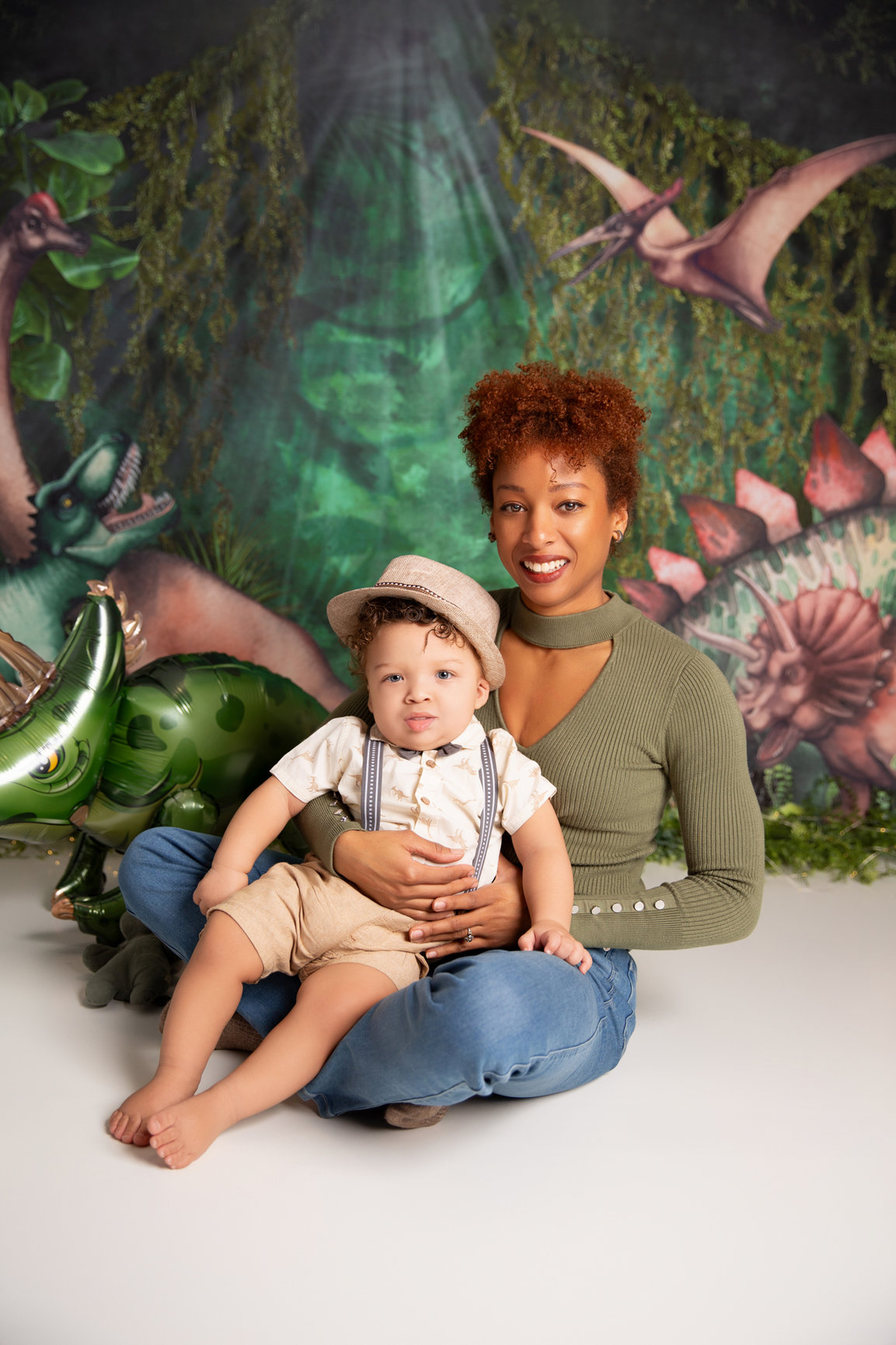 Remy & Zyn's Fun Dinosaur Cake Smash at Yata Photography