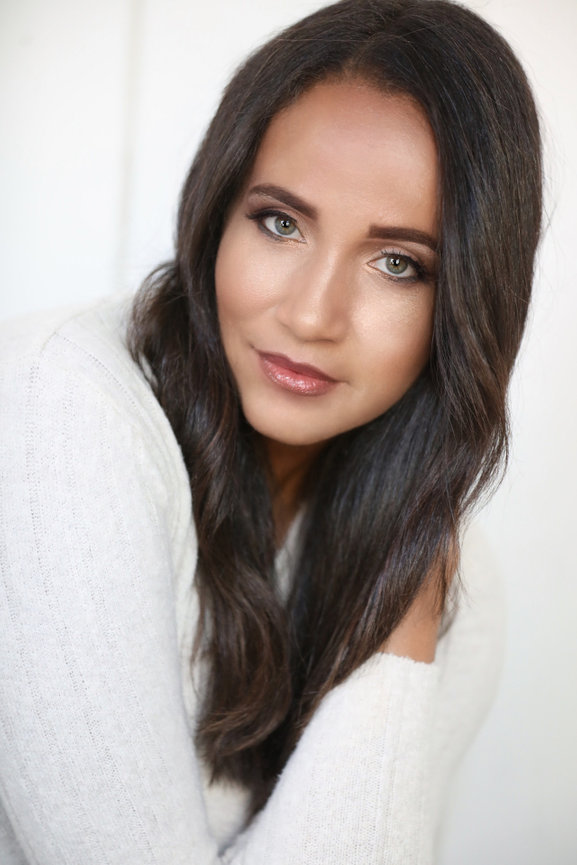 PORTRAITS & HEADSHOTS - kellie Walsh