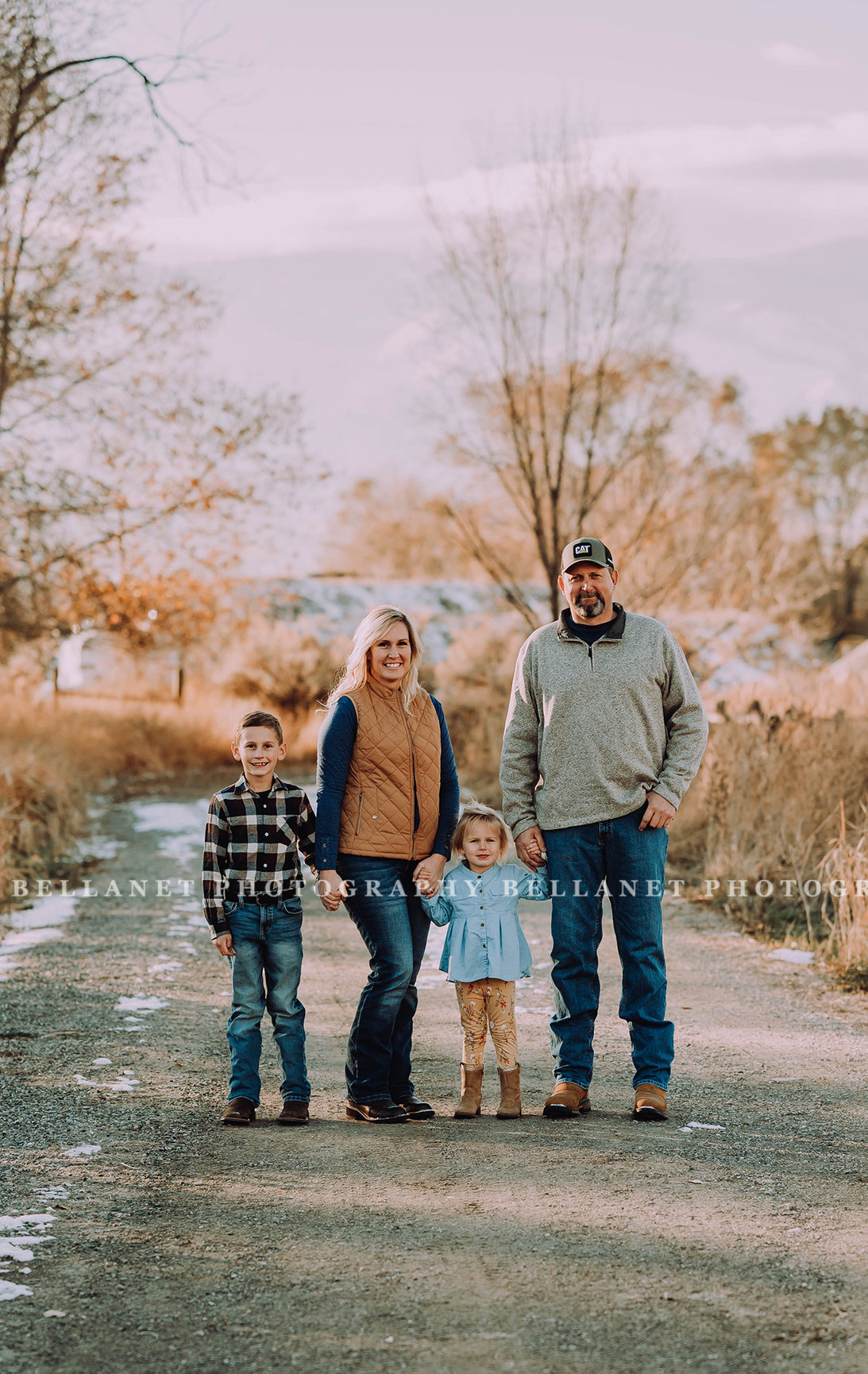 Probst Family, Salmon Idaho Photographer - Bellanet Photography